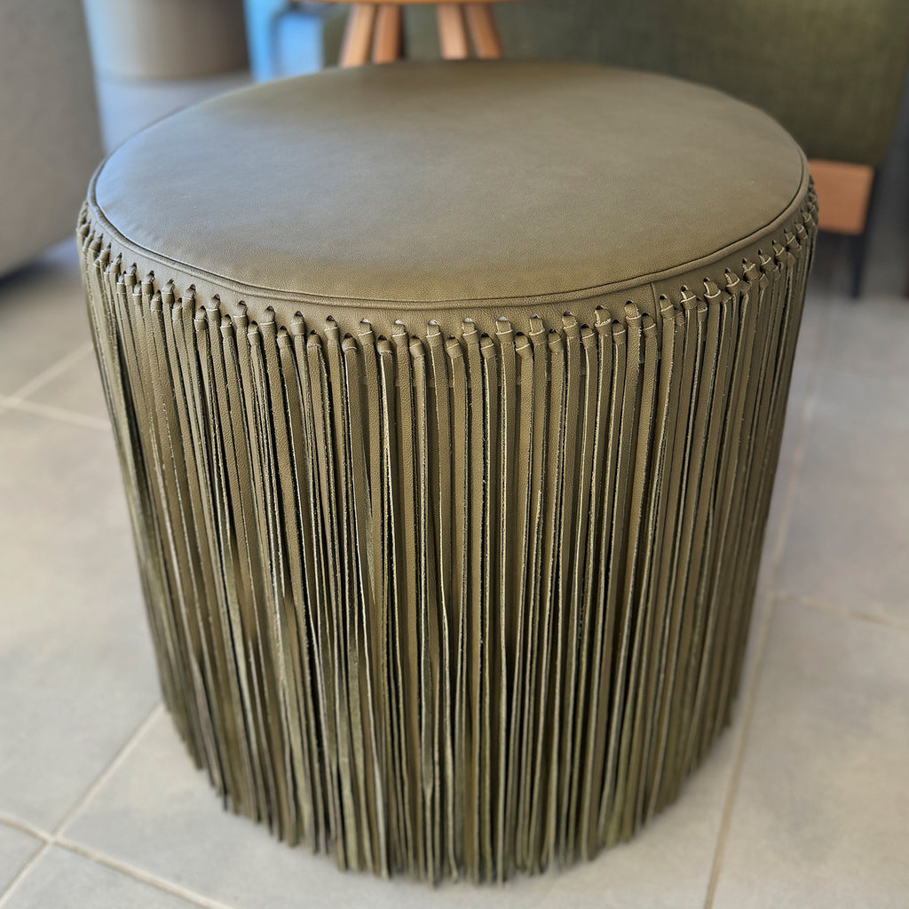 Puff Fringe - PRONTA ENTREGA